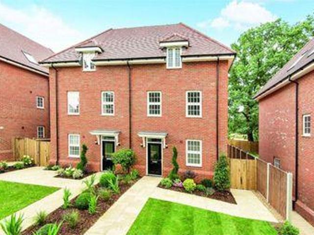 4 Bedrooms Semi detached house for sale in Elmbank, Barnet Road, Arkley EN5