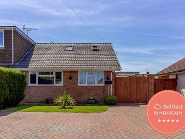 4 Bedrooms Semi detached house for sale in Ettington Close, Cheltenham, Gloucestershire GL51