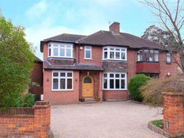 4 Bedrooms Semi detached house for sale in Forest Approach, Woodford Green IG8