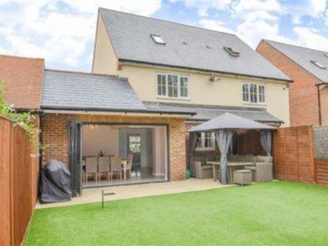 4 Bedrooms Semi detached house for sale in Farm Close, Ware, Hertfordshire SG12