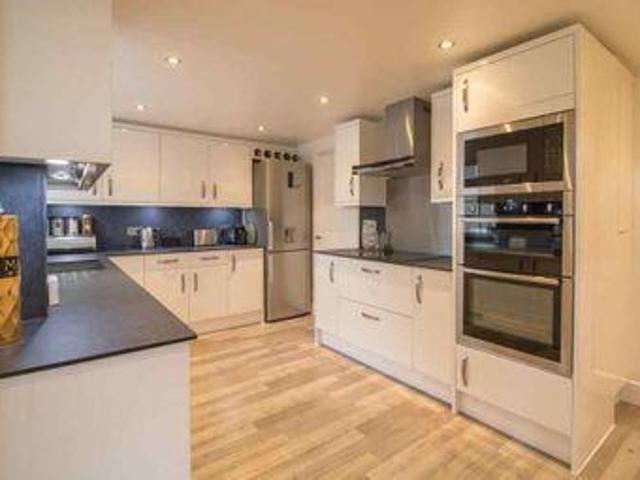 4 Bedrooms Semi detached house for sale in Featherstone Road, London NW7