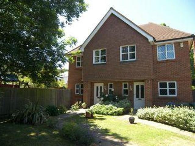 4 Bedrooms Semi detached house for sale in Knebworth Close, New Barnet, Barnet EN5