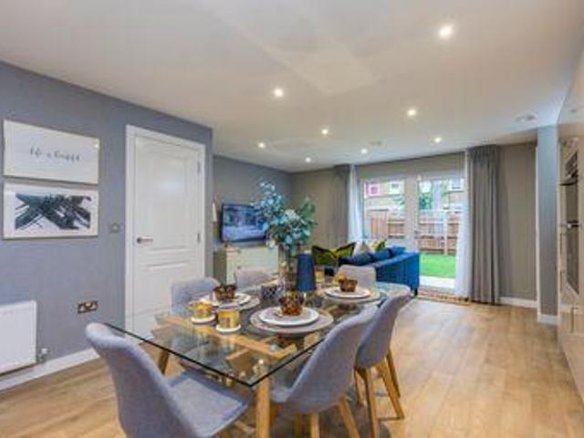 4 Bedrooms Semi detached house for sale in Keepers Cottage Lane, Off Hall Road, Wouldham, Kent ME1