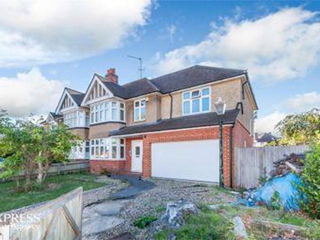 4 Bedrooms Semi detached house for sale in Kenilworth Avenue, Reading, Berkshire RG30