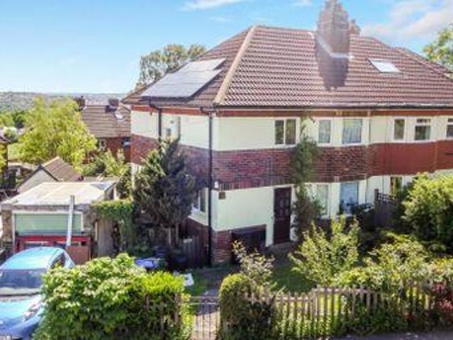 4 Bedrooms Semi detached house for sale in King Edward Crescent, Horsforth, Leeds LS18