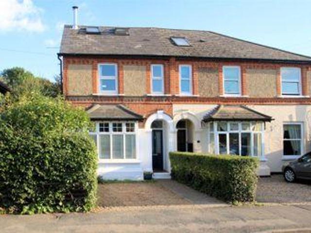 4 Bedrooms Semi detached house for sale in Kingsway, Woking GU21