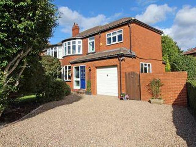4 Bedrooms Semi detached house for sale in Kingswood Drive, Leeds LS8