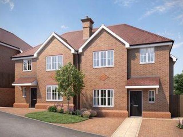4 Bedrooms Semi detached house for sale in Kingswood Place, Boxford Close, South Croydon CR2