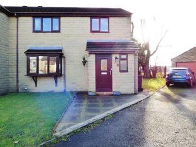4 Bedrooms Semi detached house for sale in Kings Close, Buxton, Derbyshire SK17