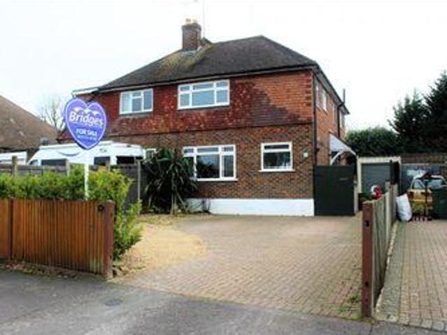 4 Bedrooms Semi detached house for sale in Kings Avenue, Tongham GU10
