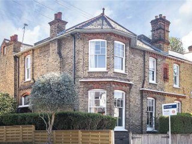 4 Bedrooms Semi detached house for sale in Kirkstall Road, London SW2