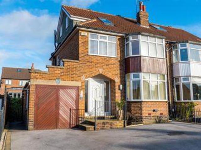 4 Bedrooms Semi detached house for sale in Kirkwood Drive, Cookridge LS16