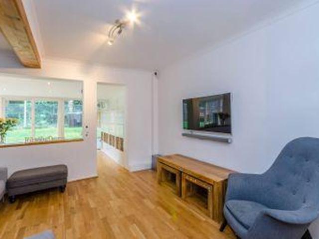 4 Bedrooms Semi detached house for sale in Howcroft Crescent, West Finchley, London N3