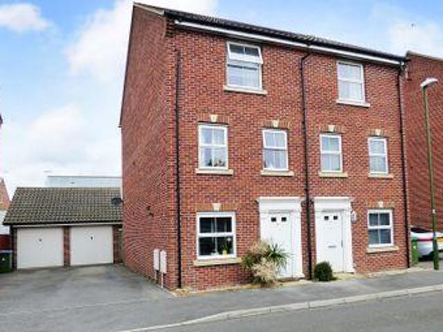 4 Bedrooms Semi detached house for sale in Hollist Chase, Wick, Littlehampton BN17