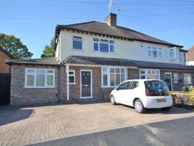 4 Bedrooms Semi detached house for sale in Horley, Surrey RH6