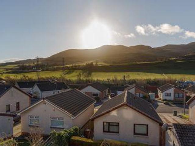 4 Bedrooms Semi detached house for sale in Hainburn Park, Swanston, Edinburgh EH10