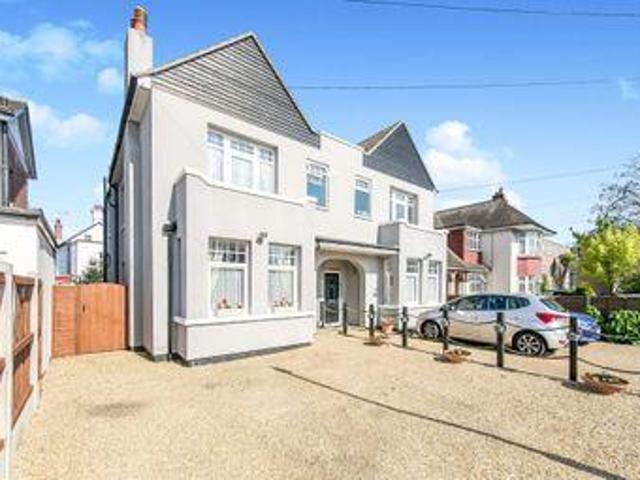 4 Bedrooms Semi detached house for sale in Harold Road, Clacton On Sea CO15