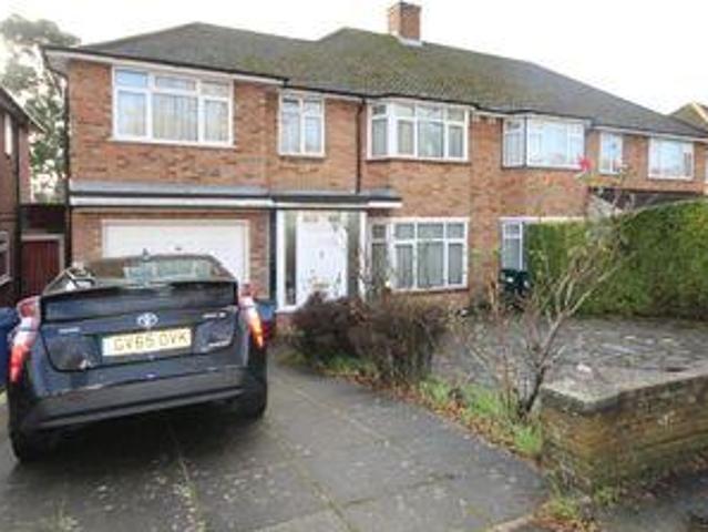 4 Bedrooms Semi detached house for sale in Hartland Drive, Edgware, Middlesex HA8