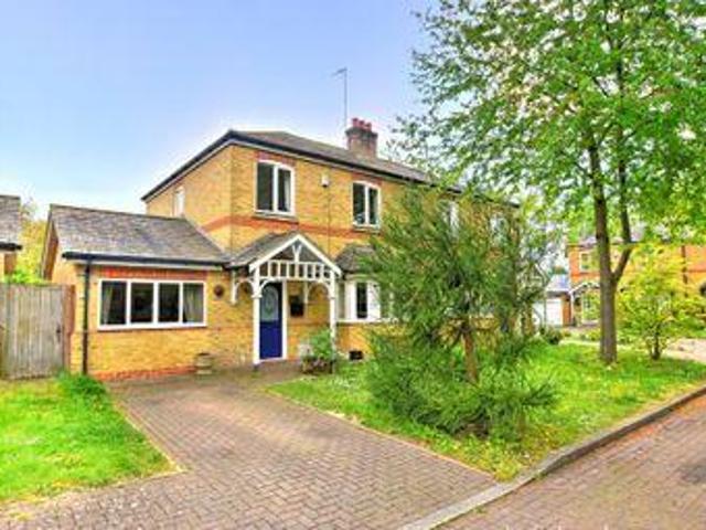 4 Bedrooms Semi detached house for sale in Heron Mead, Enfield, Greater London EN3
