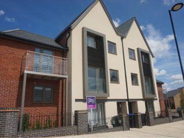 4 Bedrooms Semi detached house for sale in High Street, Northampton NN5