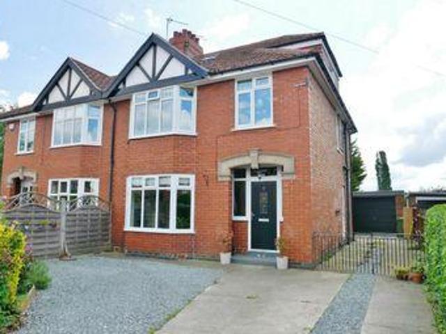4 Bedrooms Semi detached house for sale in Hilbra Avenue, Haxby, York YO32