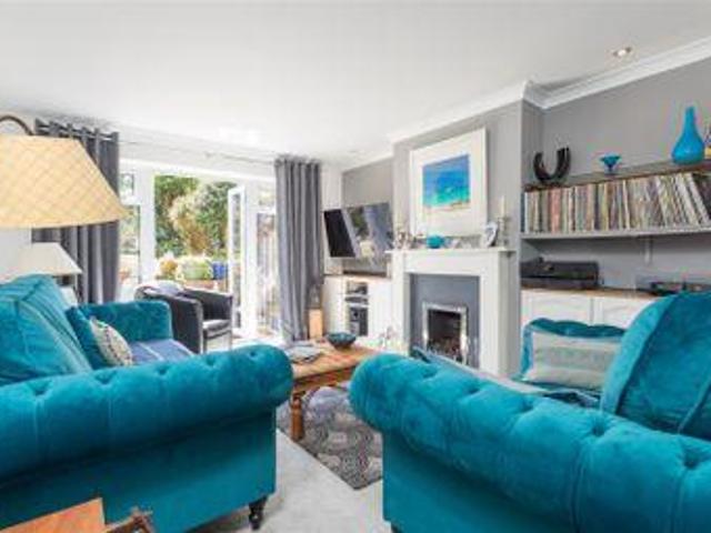 4 Bedrooms Semi detached house for sale in Hill Drive, Hove BN3