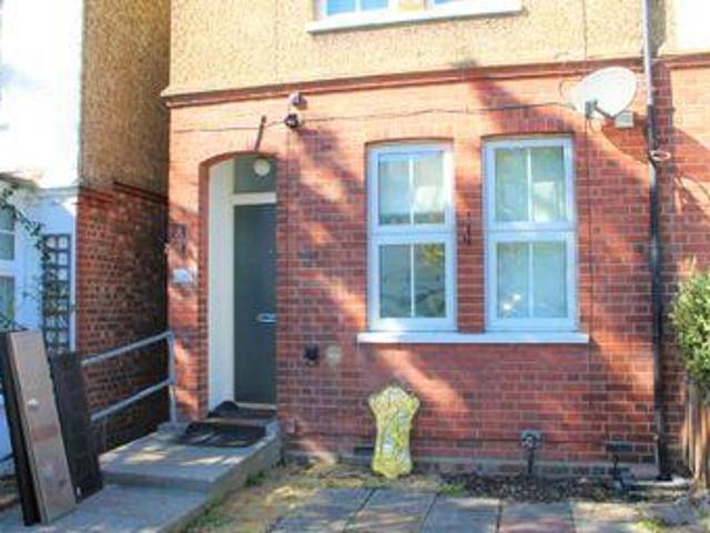 4 Bedrooms Semi detached house for sale in Hilliard Road, Northwood HA6