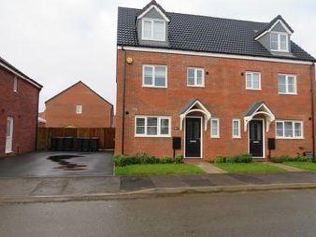 4 Bedrooms Semi detached house for sale in Hurricane Road, Hucknall, Nottingham NG15