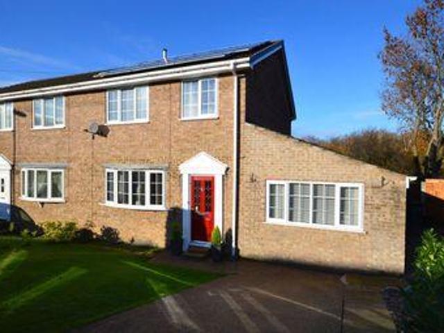 4 Bedrooms Semi detached house for sale in Ings Mill Avenue, Clayton West, Huddersfield HD8