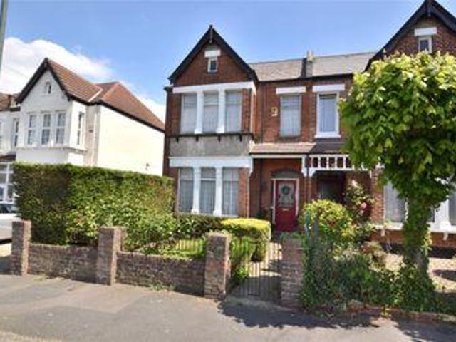 4 Bedrooms Semi detached house for sale in Onslow Gardens, Wallington, Surrey SM6