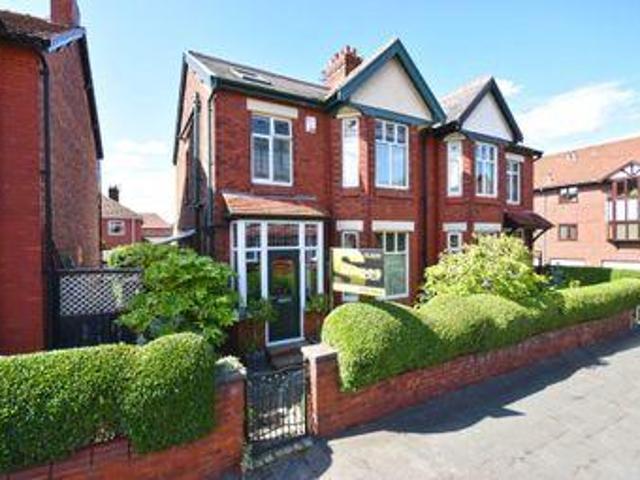 4 Bedrooms Semi detached house for sale in Oak Avenue, Cheadle Hulme, Cheadle SK8