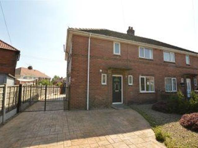 4 Bedrooms Semi detached house for sale in Oak Avenue, Garforth, Leeds LS25