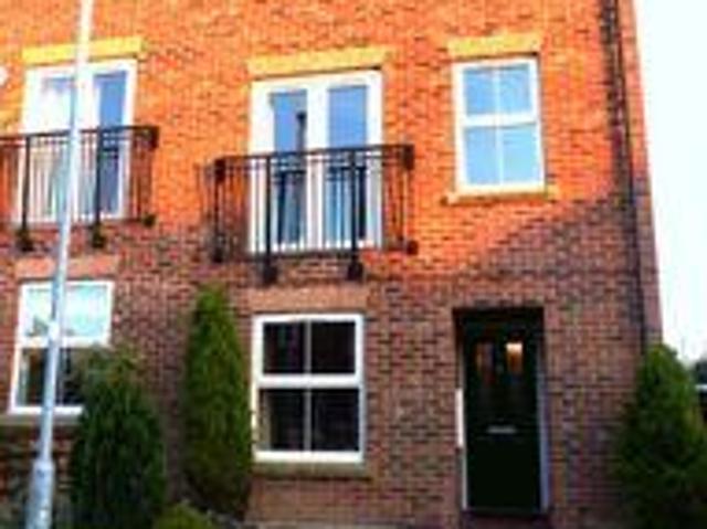 4 Bedrooms Semi detached house for sale in Oak Drive, Barton Upon Humber DN18