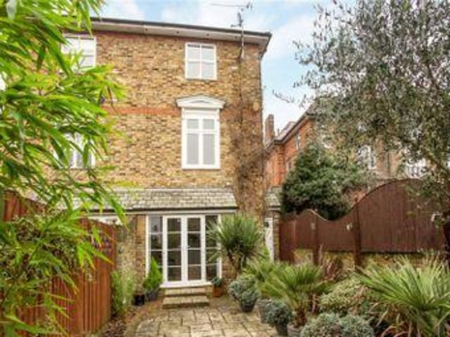 4 Bedrooms Semi detached house for sale in Osborne Mews, Windsor, Berkshire SL4