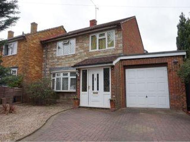 4 Bedrooms Semi detached house for sale in Long Readings Lane, Slough SL2