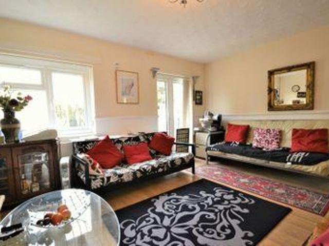 4 Bedrooms Semi detached house for sale in Longshaw Drive, Worsley, Manchester M28