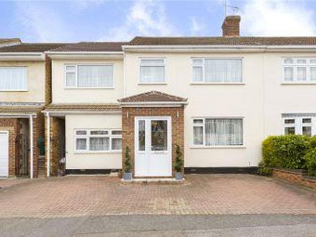 4 Bedrooms Semi detached house for sale in Longwood Close, Upminster RM14