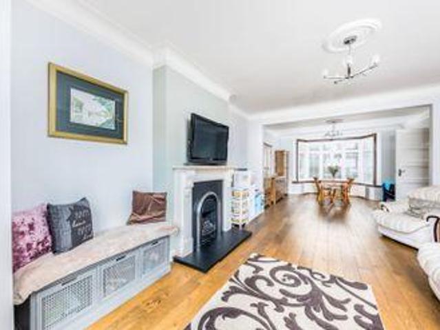 4 Bedrooms Semi detached house for sale in Lonsdale Drive, Enfield EN2