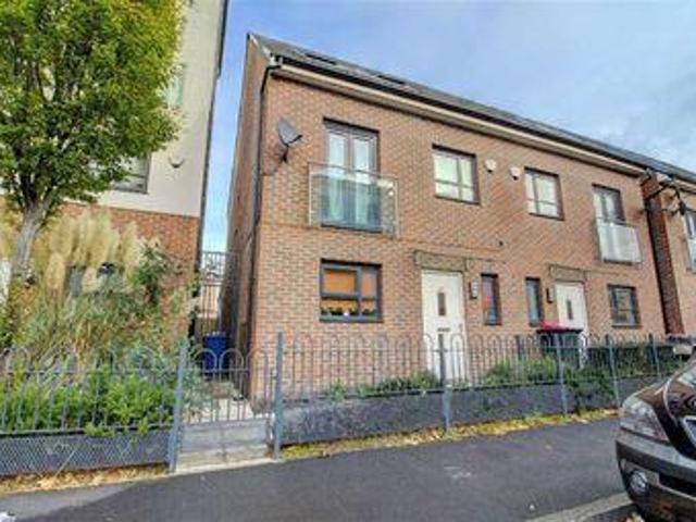 4 Bedrooms Semi detached house for sale in Lord Street, Salford M7