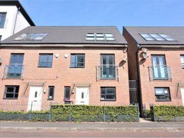 4 Bedrooms Semi detached house for sale in Lord Street, Salford M7