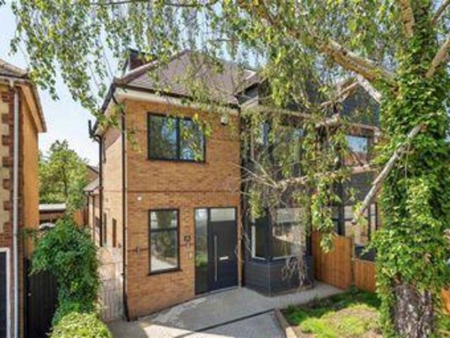 4 Bedrooms Semi detached house for sale in Laurel Way, London N20