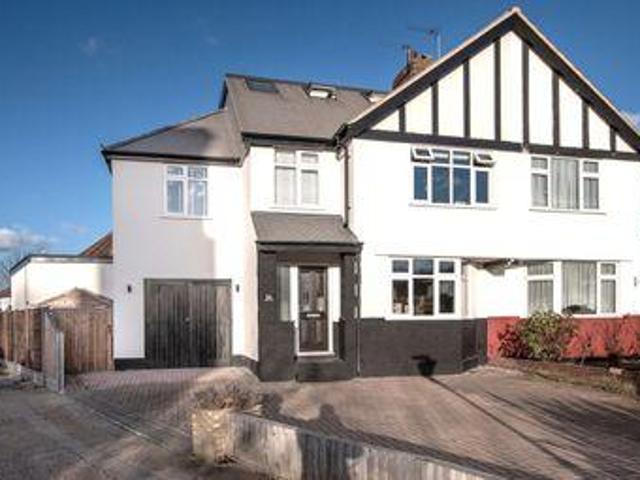 4 Bedrooms Semi detached house for sale in Lakeswood Road, Petts Wood, Orpington BR5