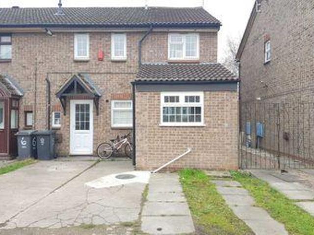 4 Bedrooms Semi detached house for sale in Lema Close, Leicester LE4