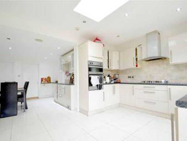 4 Bedrooms Semi detached house for sale in Leslie Park Road, Croydon CR0