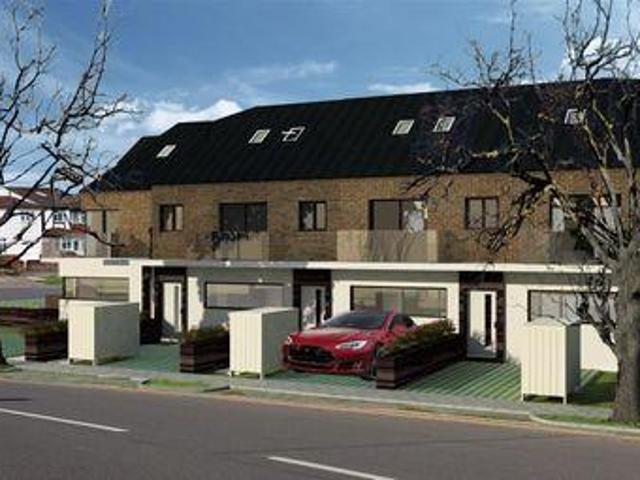 4 Bedrooms Semi detached house for sale in Lincoln Road, Enfield Town EN1