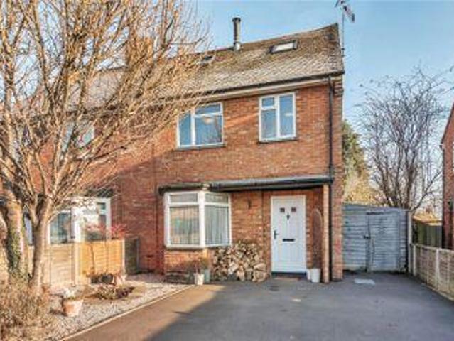 4 Bedrooms Semi detached house for sale in Lipscombe Rise, Alton, Hampshire GU34