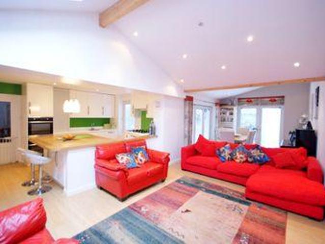 4 Bedrooms Semi detached house for sale in Lissett Close, Lincoln LN6