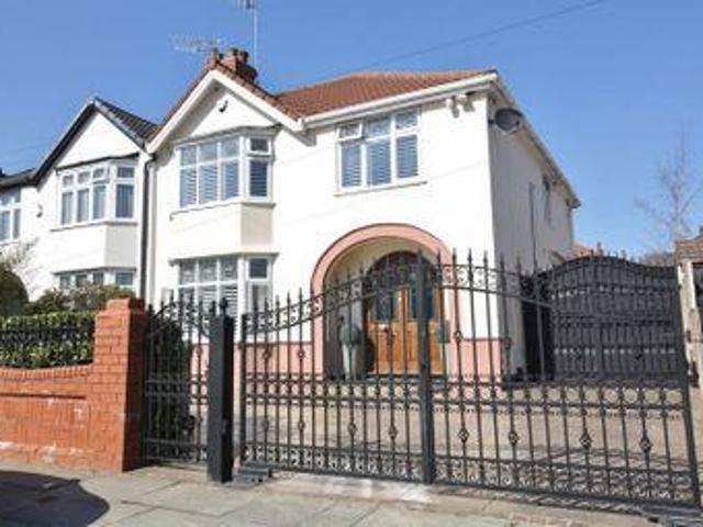 4 Bedrooms Semi detached house for sale in Lynnbank Road, Calderstones, Liverpool L18