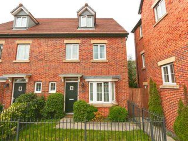 4 Bedrooms Semi detached house for sale in Mona Way, Irlam, Manchester M44