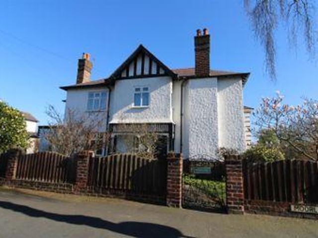 4 Bedrooms Semi detached house for sale in Moorland Avenue, Crosby, Liverpool L23